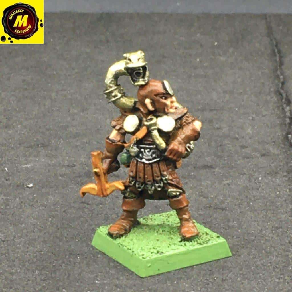 Dark Elf Hand Crossbow and Horn - #82340 - Mindtaker Miniatures