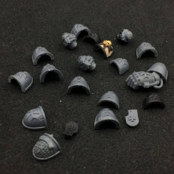 Black Templars Upgrades (Pauldrons) - #83551 - Mindtaker Miniatures